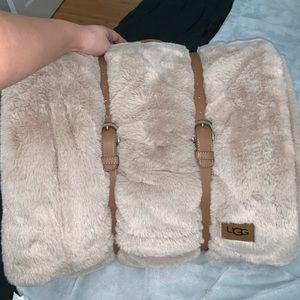 UGG | Bedding | Ugg Throw And Pillow Gift Set | Poshmark